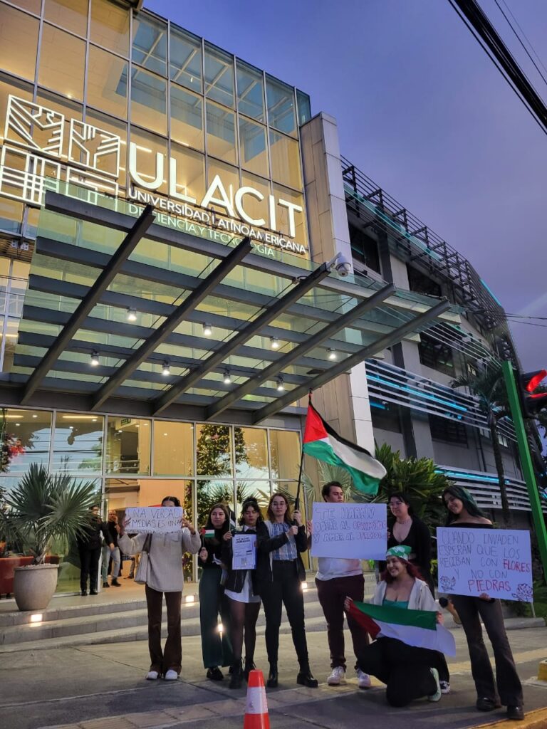 BAJEN LOS CARTELES ¡YA! Estudiantes piden neutralidad y sentido humano ...